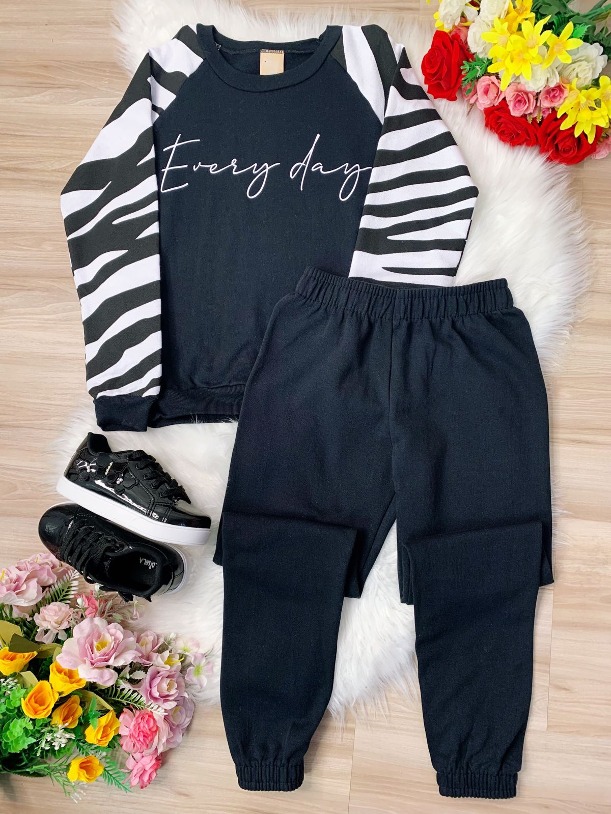 Conjunto de Moletom Blusa e Calça Preto C/ a Manga Listrada - Rosa ...