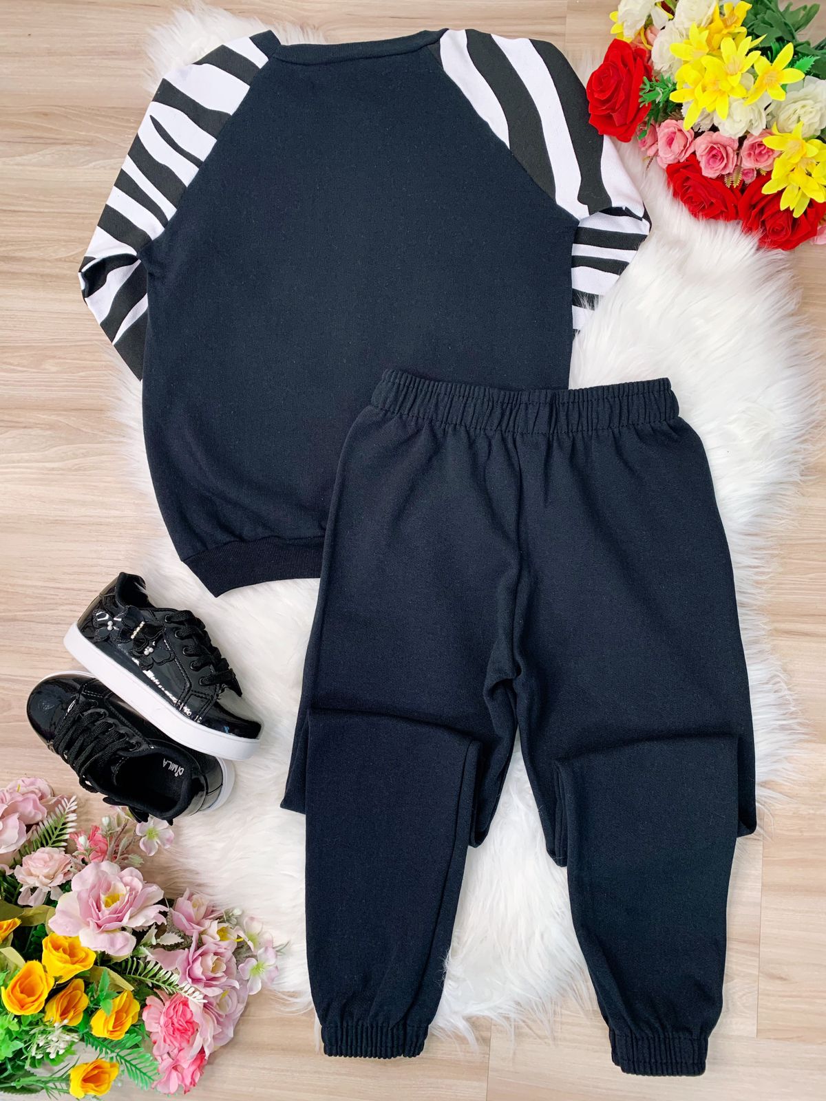 Conjunto de Moletom Blusa e Calça Preto C/ a Manga Listrada - Rosa ...